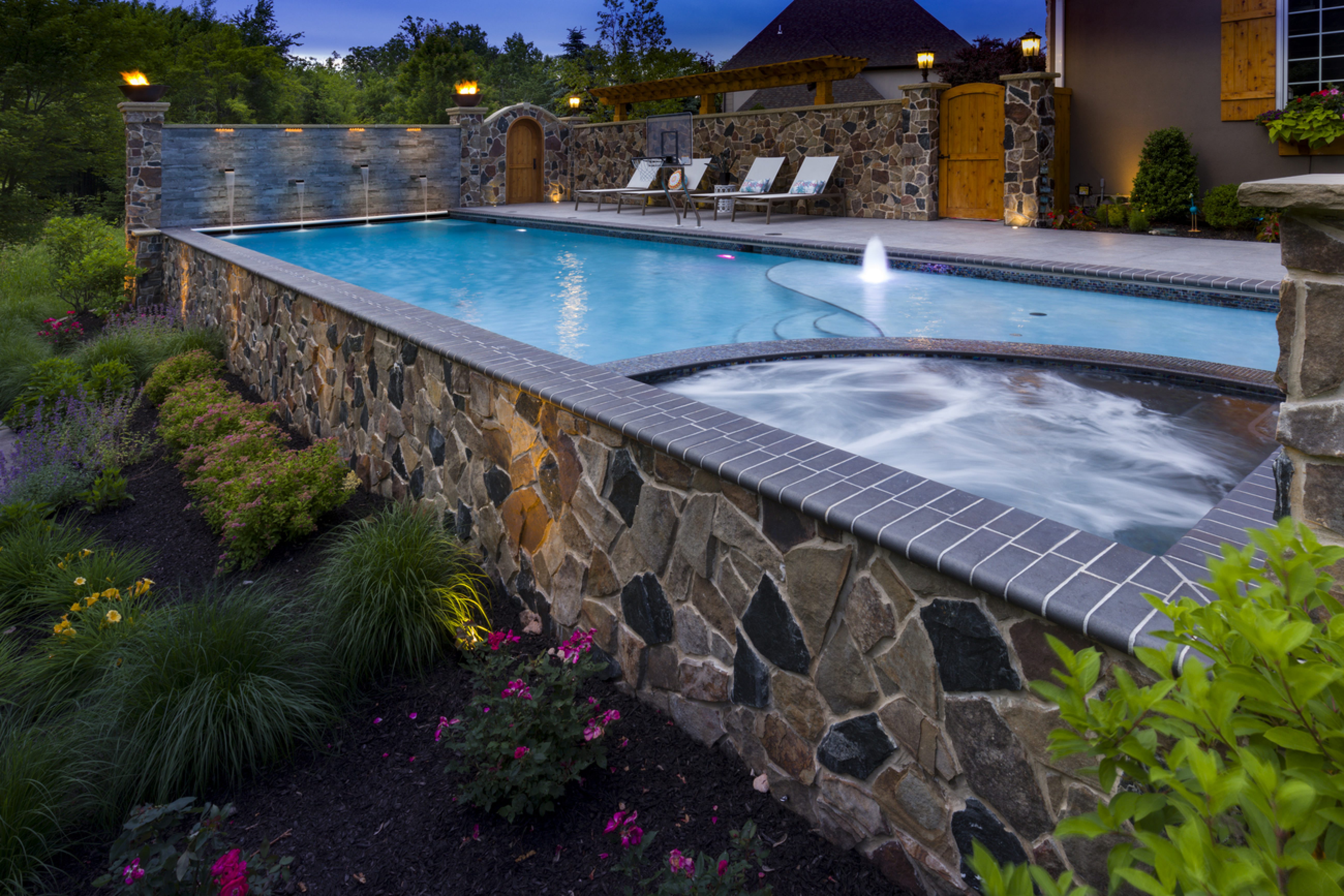 Geometric Pool Builders in North Olmsted & Cleveland, OH | High-Tech Pools
